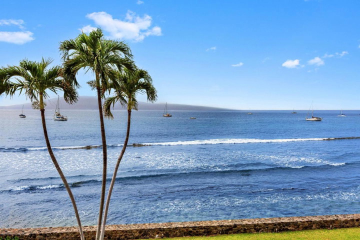 Lahaina Roads 302 - Lahaina, HI