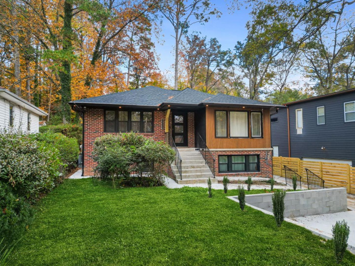 Modern 6br 4ba With Gazebo And Firepit In Atl - Atlanta, GA