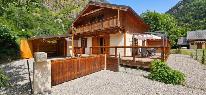 Chalet Enchanteur à Venosc Avec Vue Panoramique Et Jacuzzi - La Grave