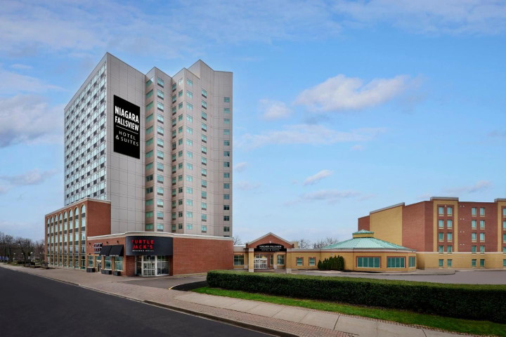 Niagara Fallsview Hotel - Niagara Falls