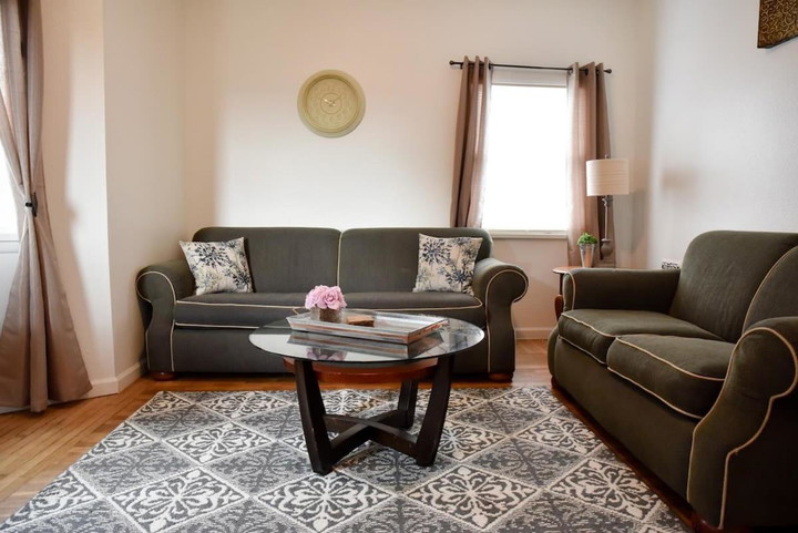 Cozy & Family Friendly Pittsburgh Home Sleeps 6 - Pittsburgh, PA