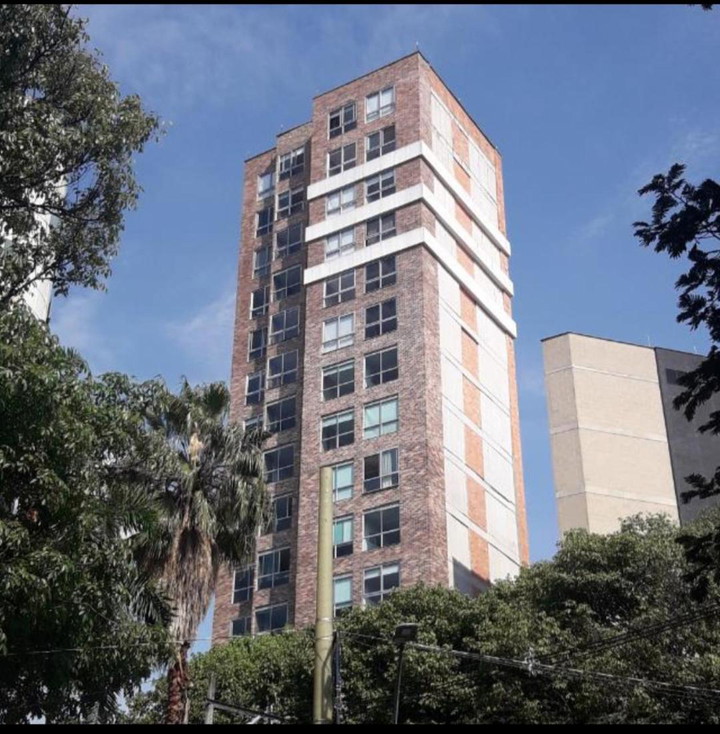 San Peter Aparta Suite En La 70 Laureles - Medellín