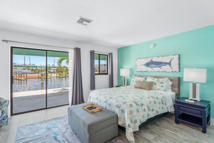 Off The Charts Inn - Cabo Coral