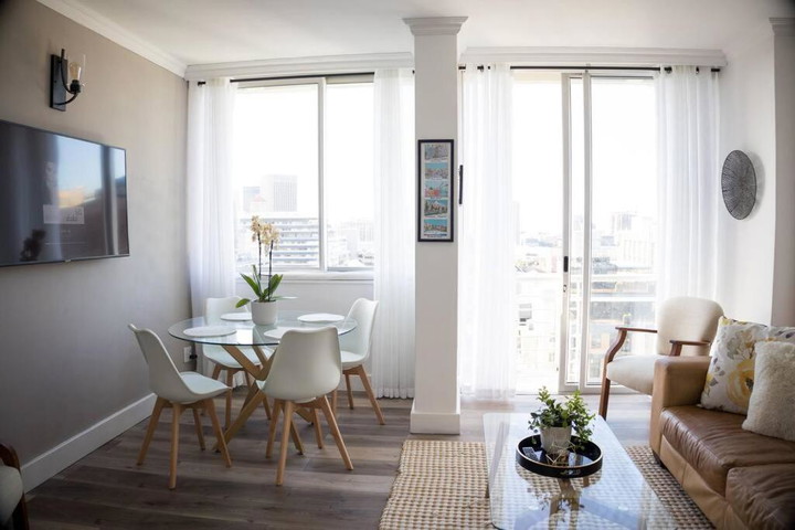 Modern, Trendy And Comfortable 2 Bedroom Apartment In Cape Town - Camps Bay
