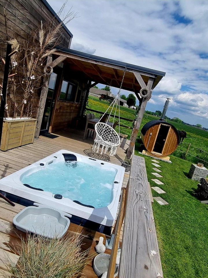 Tiny Housse Serenity Avec Jacuzzi ,Piscine Et Sauna - Huy