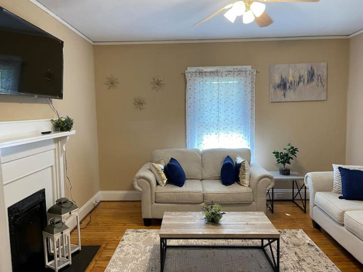 Sleeps 6, 3br House, Fenced Yard, Pets Welcome - Mins To Motor Speedway - Concord, NC
