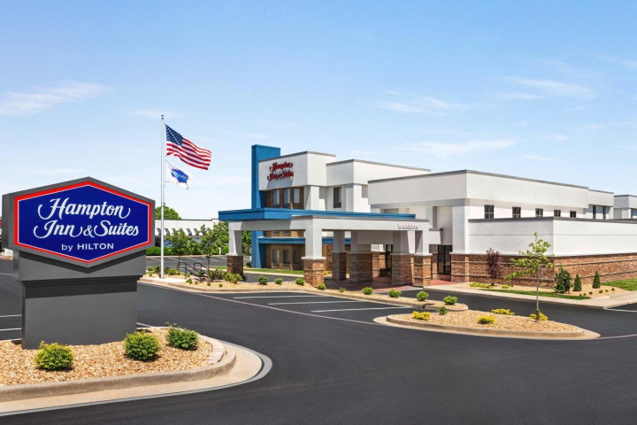 Hampton Inn & Suites Springfield - Springfield, MO