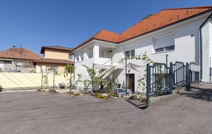 Déli Terasz B Apartman Free Parking, Self-check-in Anytime - Győr