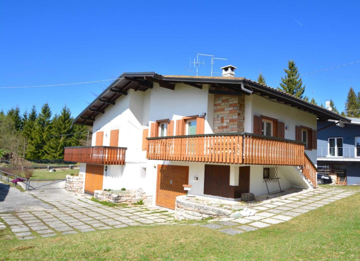Graziosa Bifamiliare Ad Asiago Con Giardino Privato - Asiago