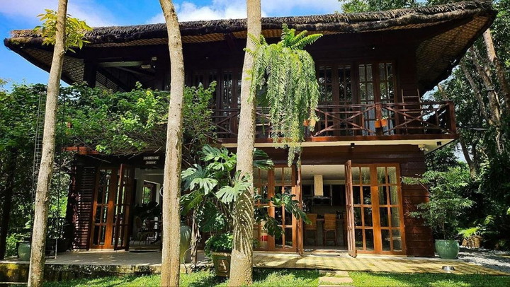 The Red Hen Homestead - Batangas