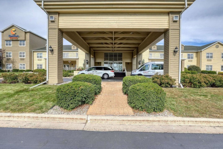 Comfort Suites Appleton Airport - Appleton, WI
