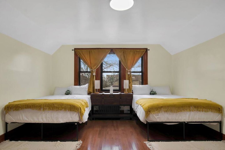 Golden Gem In Heart Of East Rock Quiet 3br Near Dt And Yale - New Haven, CT