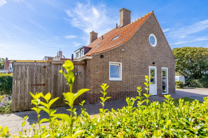 Studio 100 Meter Van Het Strand En Centrum - Eigen Parkeerplaats. - Zeeland