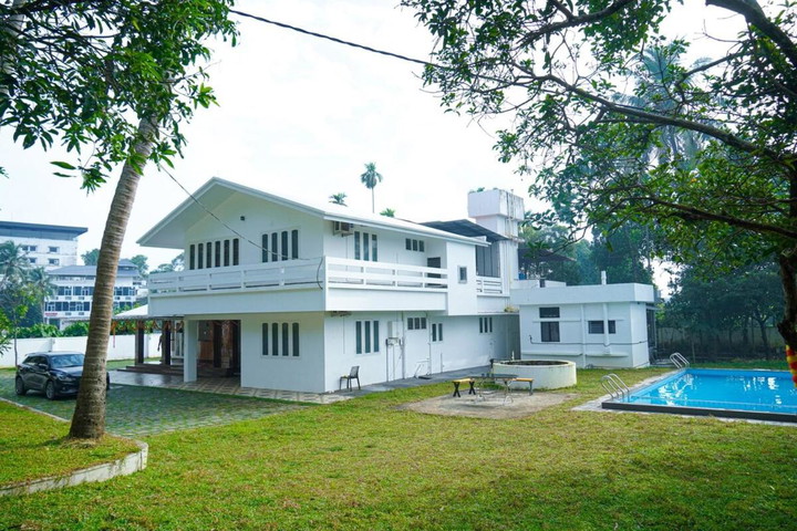Grand Horizon - Celebration Pool Villa - Kochi, India