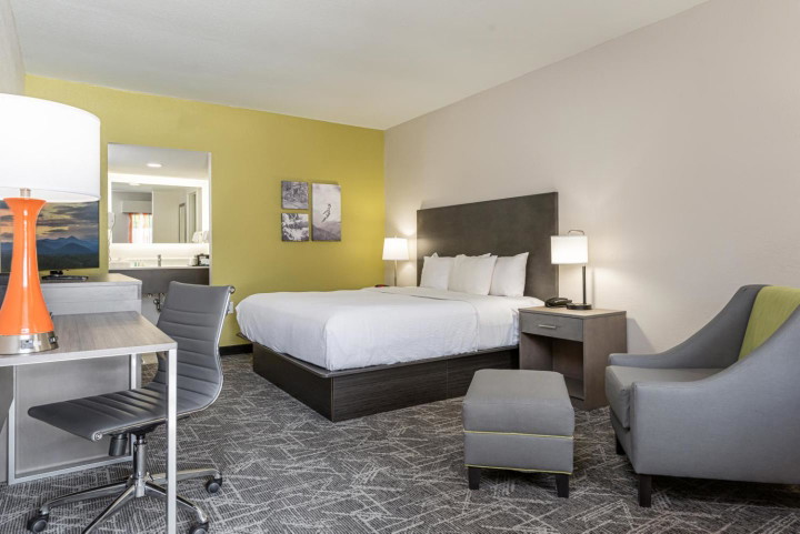 Quality Inn Asheville Downtown Tunnel Rd - Weaverville, NC