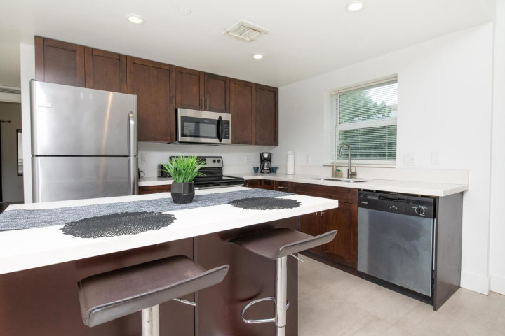 Spacious Entire Apartment With Free Parking - Davie, FL