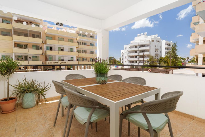 Olivia Mackenzie 2 Bdr, Pool, 3m Walk To The Sea - Zypern