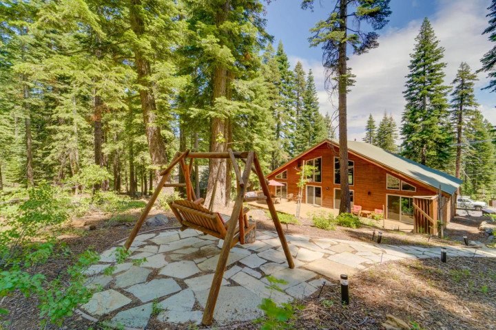 Tahoe Donner Mountain Cabin: Surrounded By Forest! - Truckee, CA