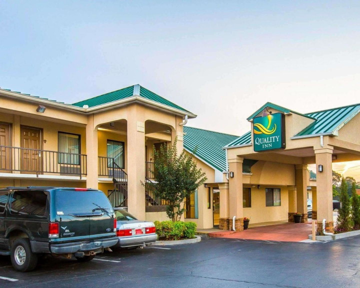 Quality Inn Dahlonega Near University - Dahlonega, GA