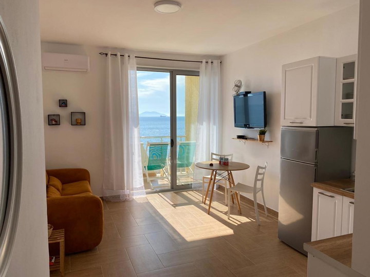 Modern Apartment In Lungomare, Vlore - Vlorë