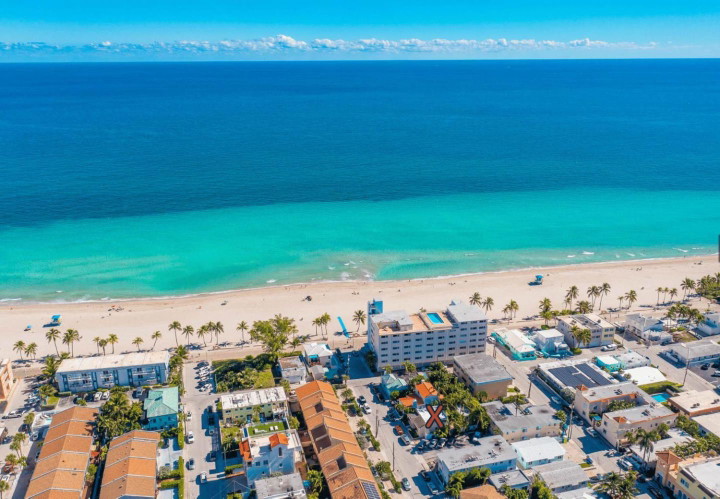 Villa Treasure On The Beach By The Gold Nests - Dania Beach, FL