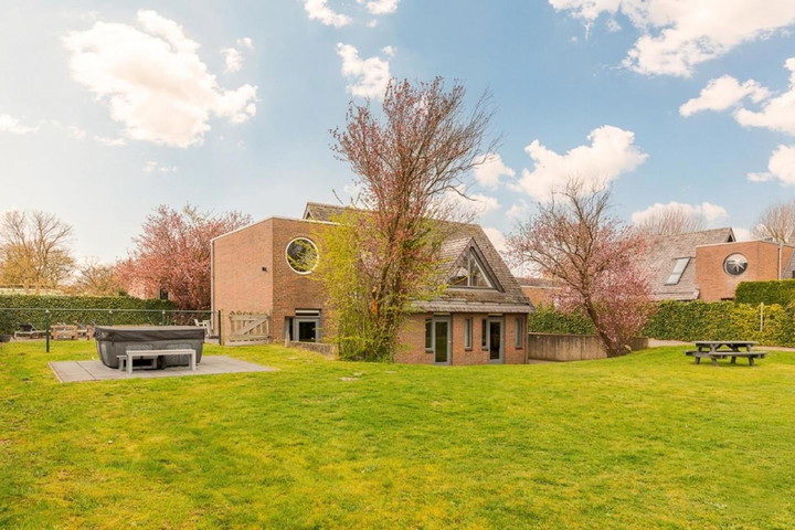 Spacious Villa In Rijs Near Ijsselmeer And Forest - Nederland