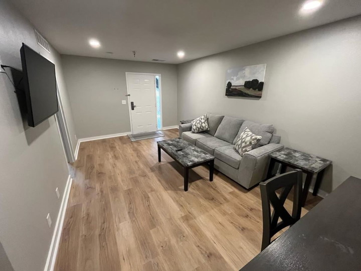 Aksarben Area-near I80 & Uno - Omaha, NE