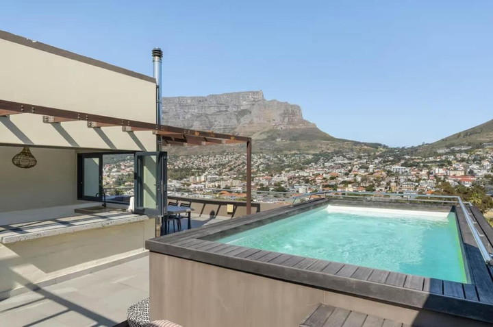 I'm On Top Of The World Double Storey Penthouse - Claremont