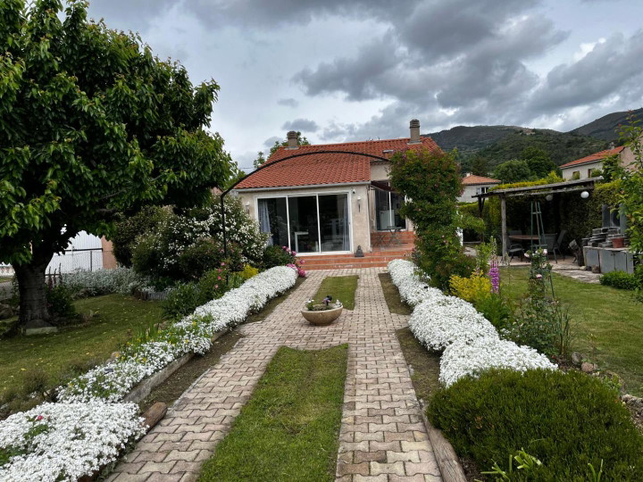 Super Maison 5 Pièces Avec Jardin - Digne
