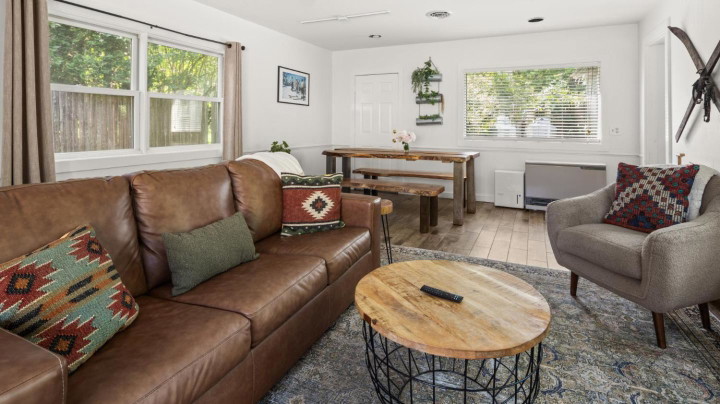 Cozy Bungalow Home In The Heart Of Stowe Village - Stowe, VT