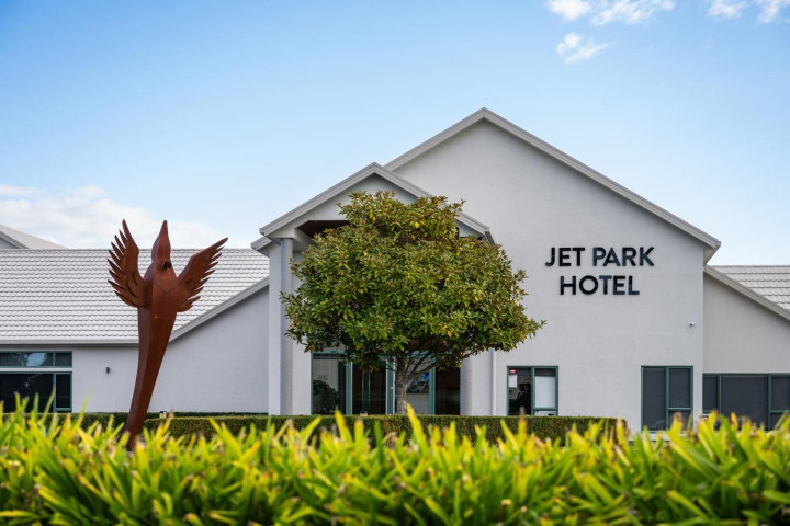 Jetpark Hamilton Airport New Zealand - Cambridge