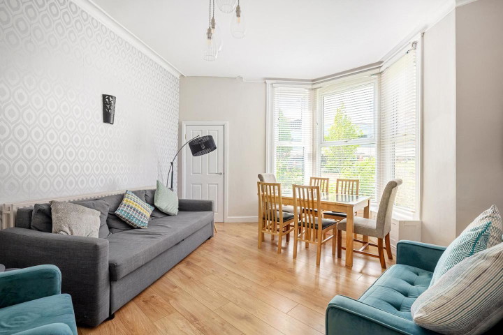 Strawberry One - 3 En-suite Bedrooms - Parking - Harrogate Holiday Apartments - Knaresborough