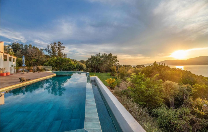 Gorgeous Home In Porticcio - Porticcio
