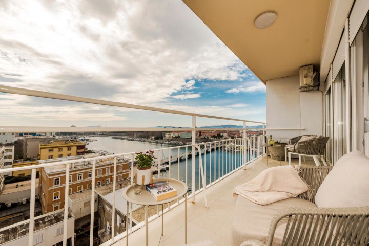 Urban Luxury Apartment - Bibinje
