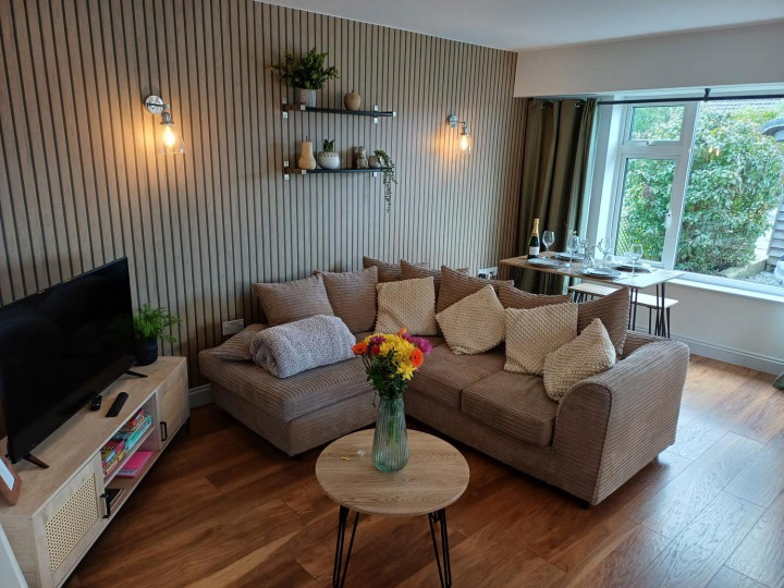 Sunlit Garden Bungalow - Bridgwater