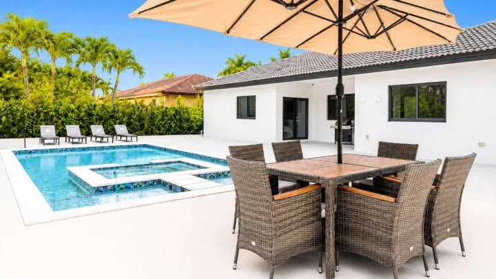 Homestead Keys Gateway - Private Pool & Gym - Homestead, FL