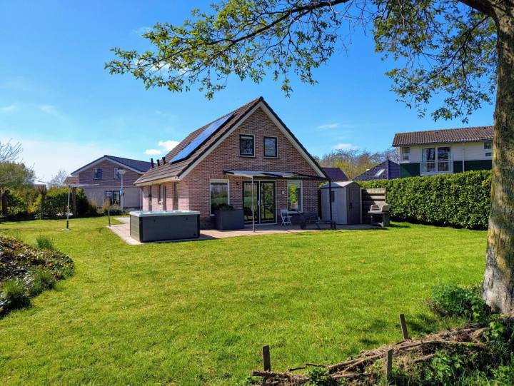 Komfortables Ferienhaus Mit Garten, Weitblick Und Whirlpool - Friesland
