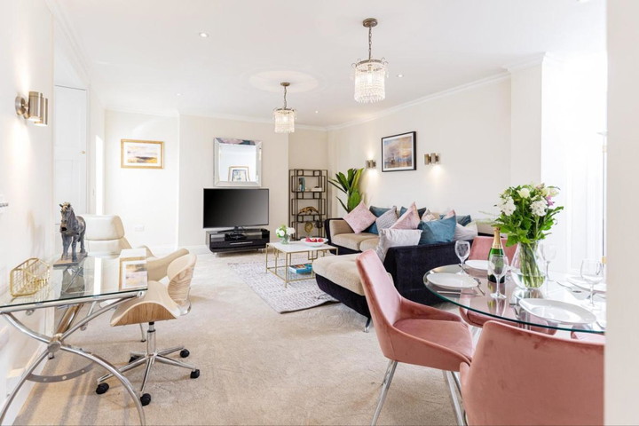 16 Lansdown -By Luxury Apartments - Tewkesbury