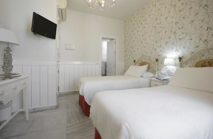Basic Hotel Puerta De Sevilla - Dos Hermanas