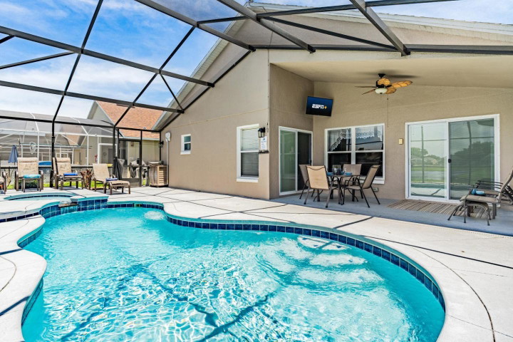 South Facing Private Pool With Lake View & Spa - Quiet Vacation Area - Family Friendly - Davenport, FL