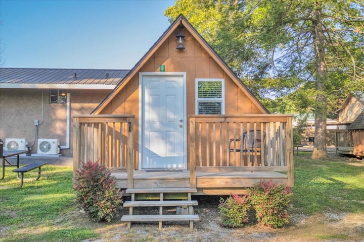 Rustic Cabin With Mountain Views And Parking - Gatlinburg, TN