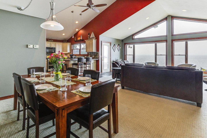 Spacious Edgerton Home W/ Private Beach & Views! - Wisconsin