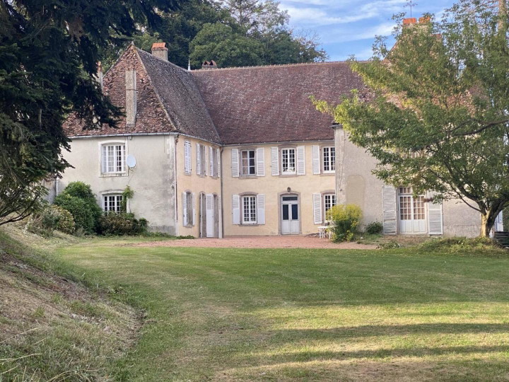 Castle To Find Yourself - Nièvre
