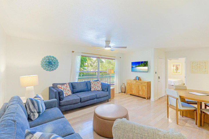 Newly Remodeled 8-steps To Sand Path Of Beach! Unit D - Siesta Key, FL