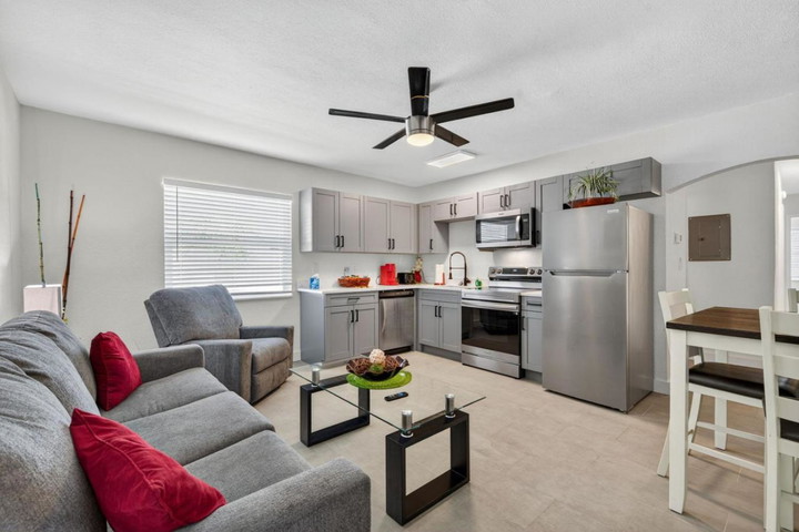 Park Shore Suites Unit 6 - Treasure Island, FL