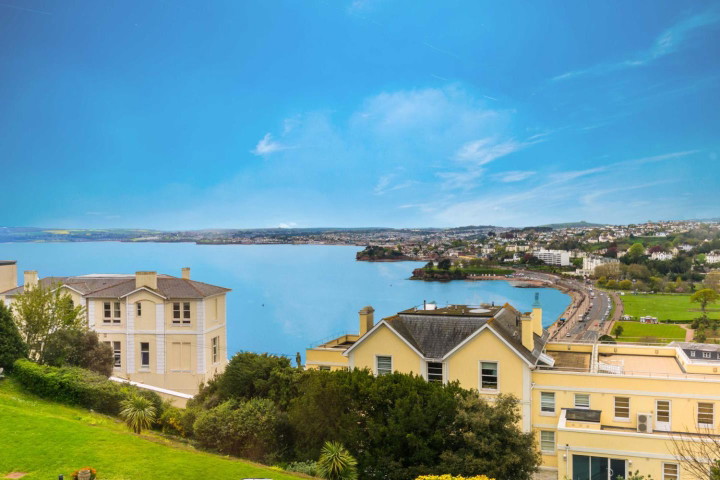 Stunning Sea View Central Torbay Home With Parking - Torquay