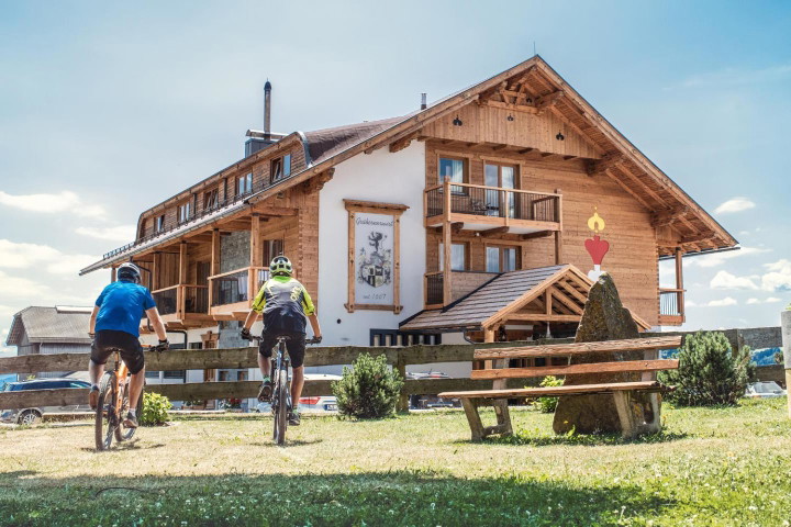 Hotel-gasthof Deixelberger - Wolfsberg
