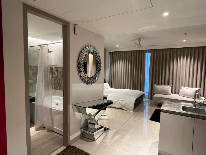 Luxury Studios Key 1 - New Delhi