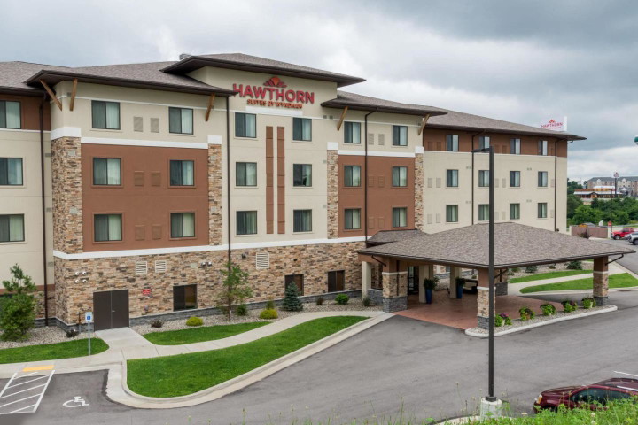 Hawthorn Suites By Wyndham Wheeling At The Highlands - 惠靈