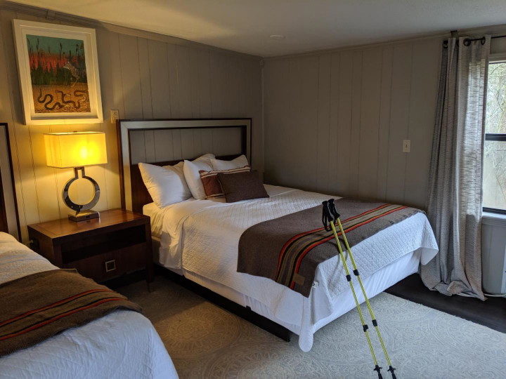Adventure Cabin 1with 2 Queen Beds - Eureka Springs, AR